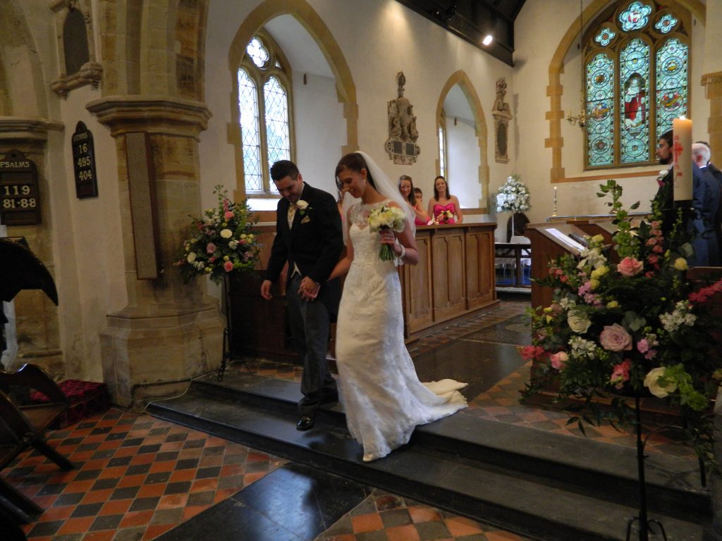 The Ceremony – Weddings & Celebrations at Pekes Manor